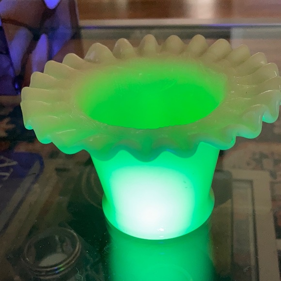 Fenton | Art | Fenton Uranium Glass Soft Yellow Satin Custard ...